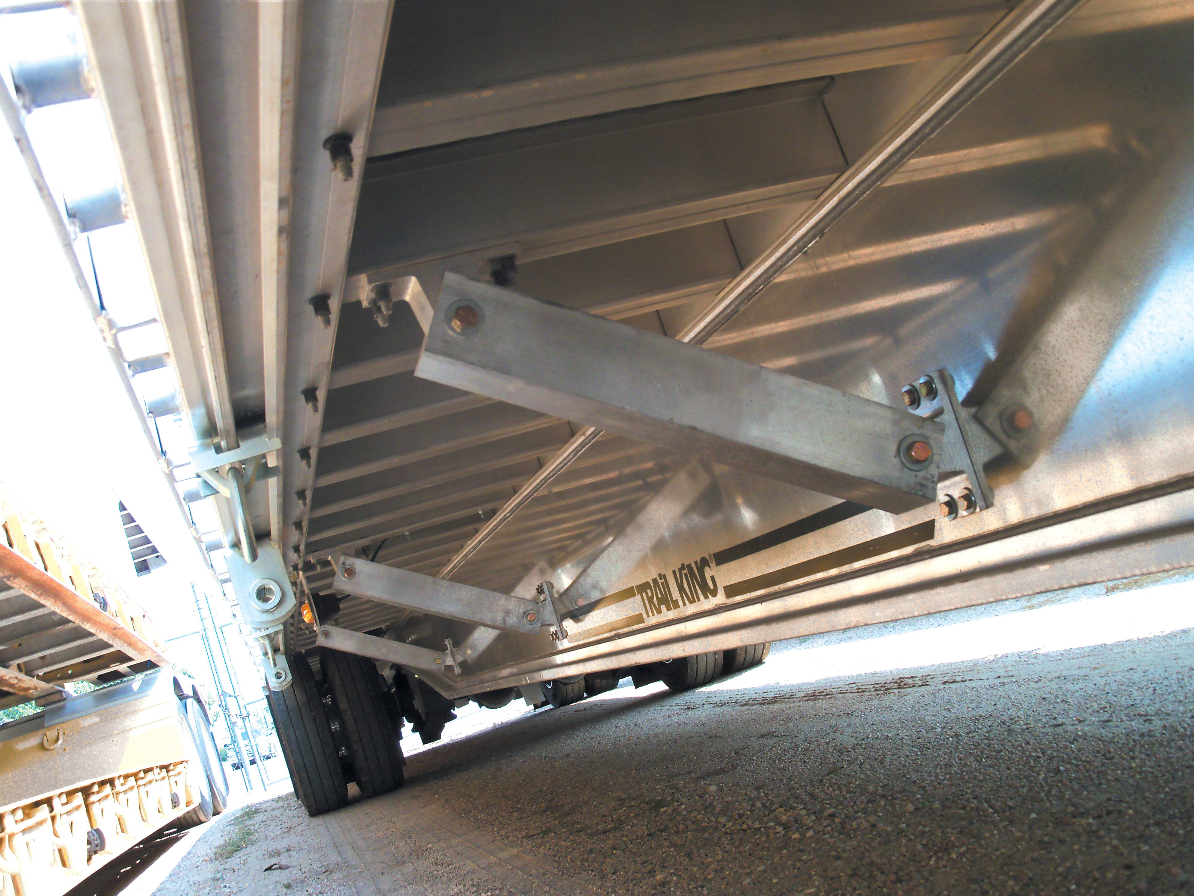 New TrailKing TKACS Steel-Aluminum Step Deck | Coastline Equipment